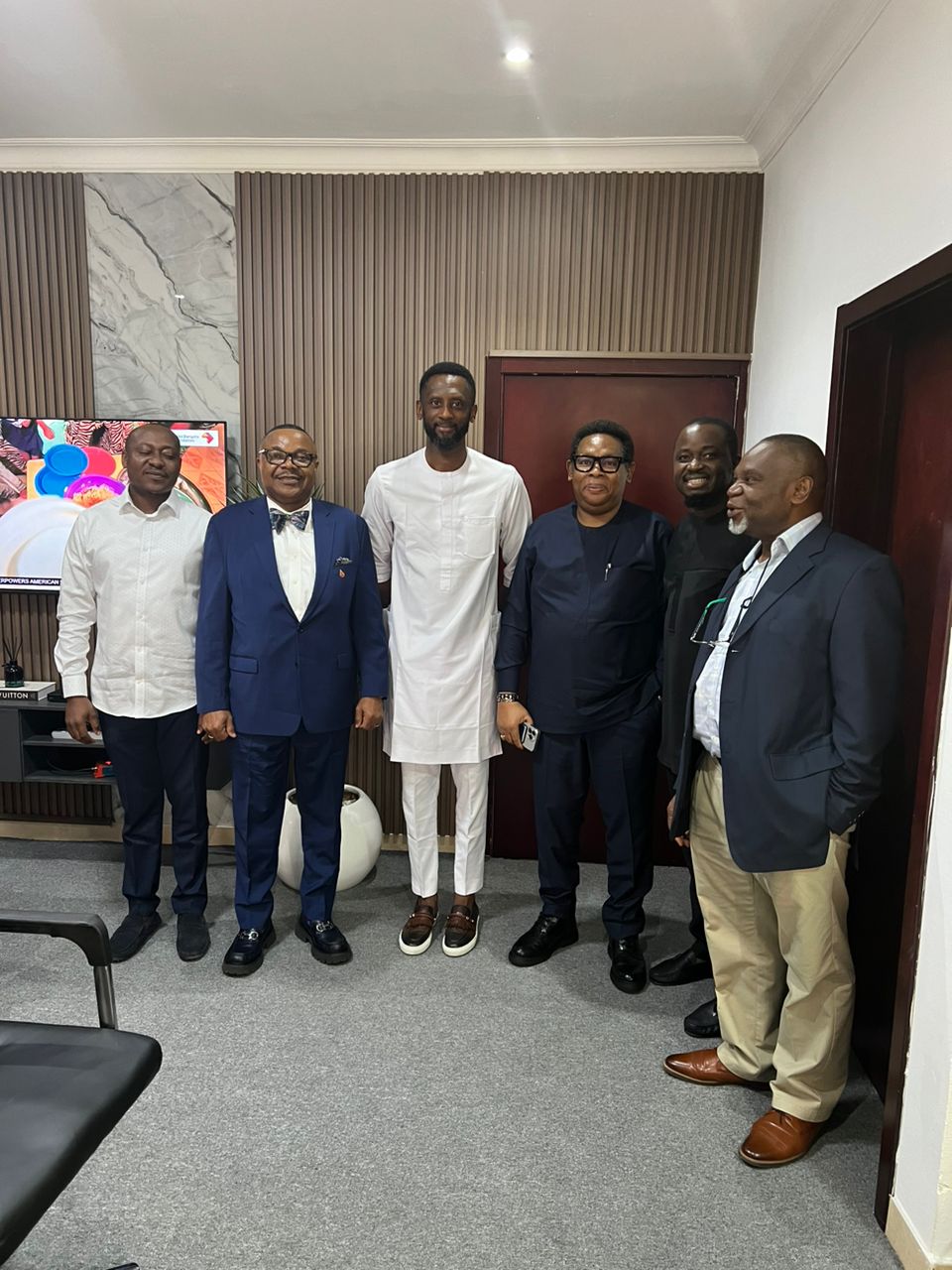 Hobark Group Chairman Visits Eastlake Group – Eastlake Group